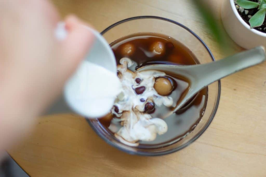 Hong Dou Tang - Sweet Red Bean Soup - Delicious Not Gorgeous